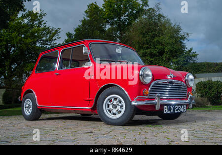 Early Morris Minor small British classic car Stock Photo - Alamy