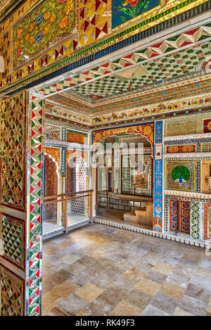 colorful mirrored room inside Kothari Patwa Haveli, Jaisalmer ...