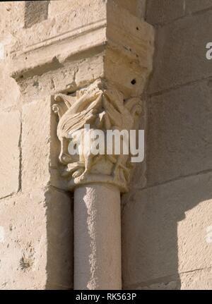 CAPITEL LABRADO- ANIMAL FANTASTICO- COLUMNA DE LA PORTADA- ROMANICO- S ...