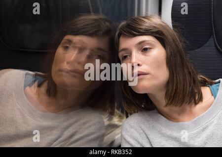 THE ESCAPE 2017 film with Gemma Arterton and Dominic Cooper Stock Photo ...