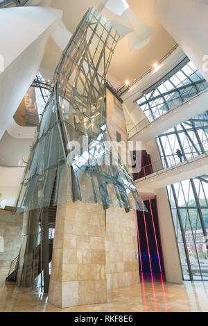 Atrium and stairs at famous Guggenheim museum in New York, USA Stock ...