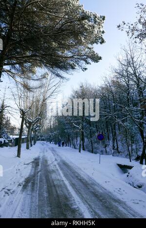Snow in Tona. Barcelona province, Spain Stock Photo - Alamy