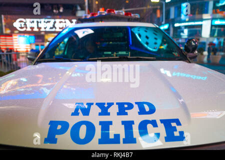 An NYPD Patrol Car in Times Square Stock Photo: 32865609 - Alamy