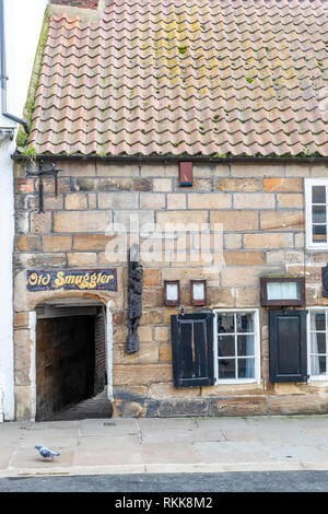 Old Smuggler restaurant and one of Whitby's oldest surviving building ...