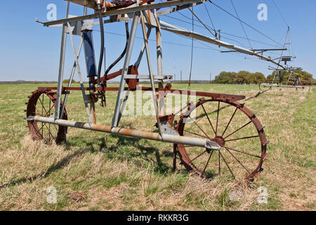 Antique 'Valley Self-Propelled' Wheel Line Pivot irrigation system ...