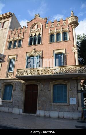 Casa Rull, Reus, Spain Art Nouveau building by Lluís Domènech i ...