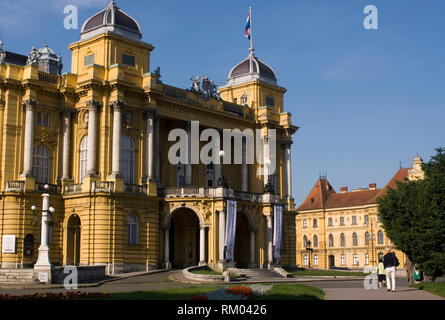 Teatro Nacional. Plaza del Mariscal Tito. Donji Grad (Ciudad baja ...