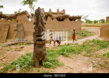 Mali, Near Bandiagara, Dogon Country, Niogono Dogon Village, Dogon Man ...