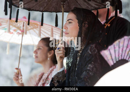 ALWAYS A WITCH, (aka SIEMPRE BRUJA), Laura Archbold, Sanguijuelas ...