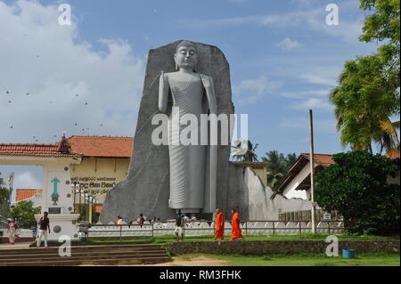 Buddha statue at the Uthpalawanna Sri Vishnu Devalaya Temple in ...