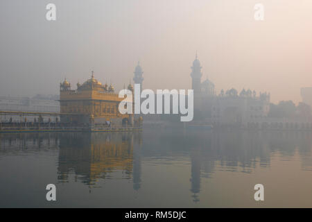 Golden temple shrouded by high levels of air pollution in Amritsar ...