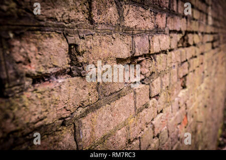 receding brick wall Stock Photo - Alamy