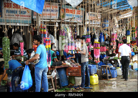 Flower market garlands at Matunga, Mumbai, Maharashtra, India, Asia ...