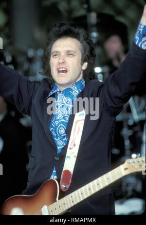 Ray Davies and Dave Davies of The Kinks pop group in their dressing ...