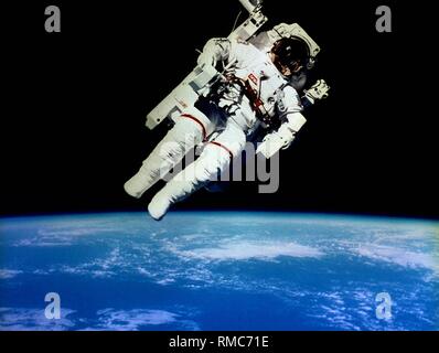 Manned maneuvering unit space walk, 1984. Astronaut Bruce McCandless ...
