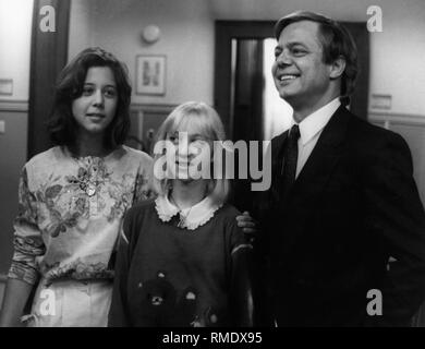 Peter Ruehmann, the son of actor Heinz Ruehmann (right) and his family ...