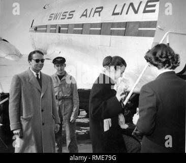 Marianne Koch with her husband Gerhard Freund, 1958 Stock Photo ...