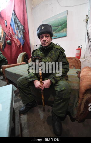 DPR soldier from the Shakhtyorsk Division seen living on the front line ...