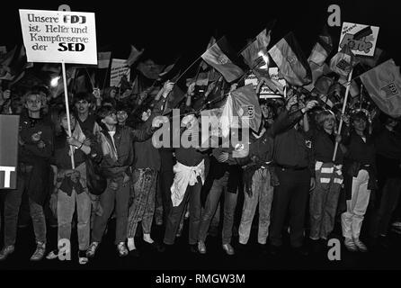 Torchlight procession of the Free German Youth (FDJ) on the foundation ...