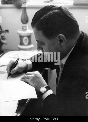 Franz Josef Strauss as Defense Minister. Undated photo, probably in the ...