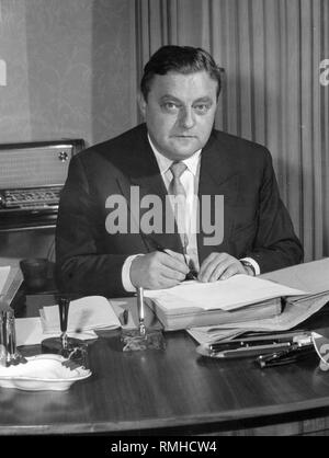 Franz Josef Strauss as Defense Minister. Undated photo, probably in the ...