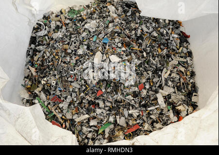 Reuse of resources. export of metal waste for recycling Shipping of ...