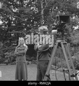 Margit Reichelt-Jordan with British actor James Mason, who gave an ...