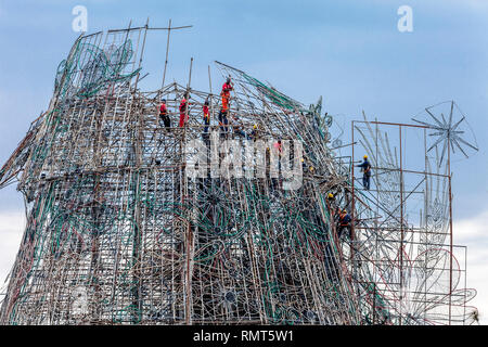 Damage of the collapsed floating Christmas tree in Rio de Janeiro after ...
