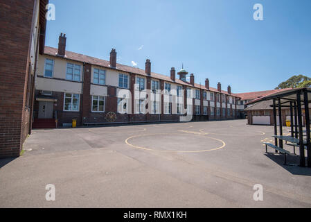 Daceyville Public School in the Eastern Suburbs of Sydney Stock Photo ...