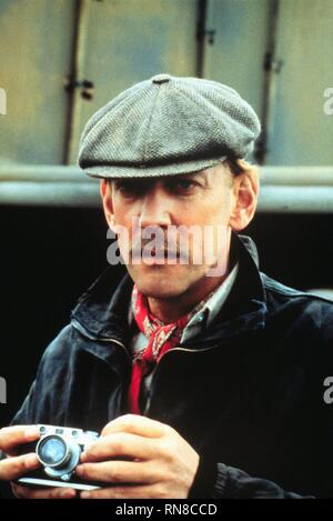 EYE OF THE NEEDLE (1981) DONALD SUTHERLAND, JONATHAN NICHOLAS HALEY EOTN 001 P Stock Photo - Alamy