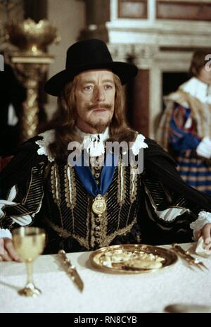 CROMWELL ALEC GUINNESS AS KING CHARLES I, DOROTHY TUTIN AS QUEEN ...