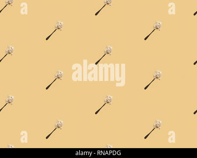 scattered flour in spoons on yellow background, seamless pattern Stock ...