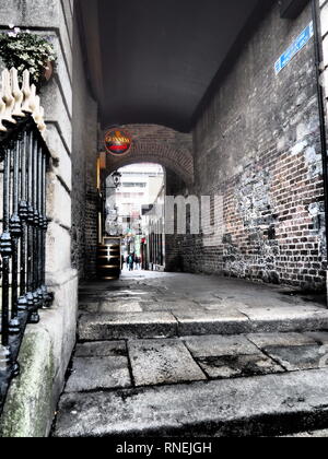 Merchants arch passage in Dublin, Ireland Stock Photo - Alamy