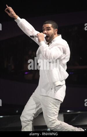 Drake performing live on stage on his 'Nothing Was the Same' 2014 World ...