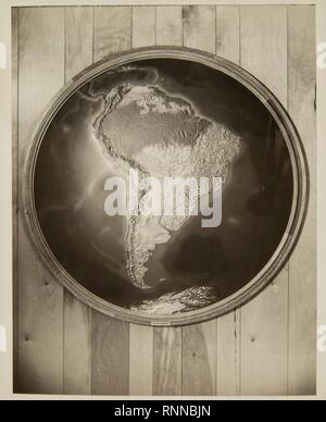 Cartographic Publishing - Custom Made Globes (NBY 5792 Stock Photo - Alamy