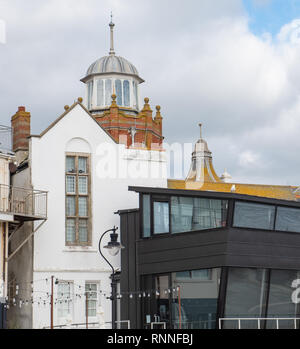 The old and new architecture of Lyme Regis Museum (The Philpot Museum ...