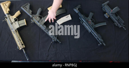 a police MP5 Assault Rifle Stock Photo - Alamy
