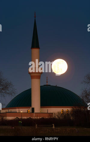 Wien, Vienna: mosque of Islamisches Zentrum Wien (Islamic Center Vienna ...