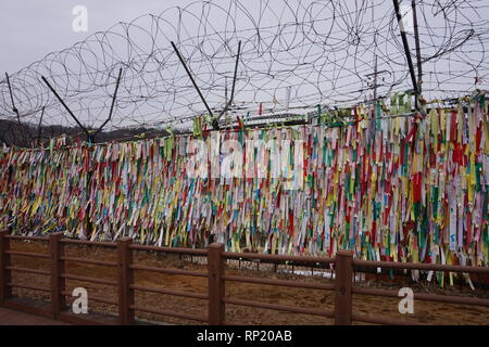 South Korea, Seoul, Demilitarised Zone (DMZ), barbed wire on edge of ...