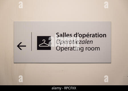 Operating room sign Stock Photo - Alamy