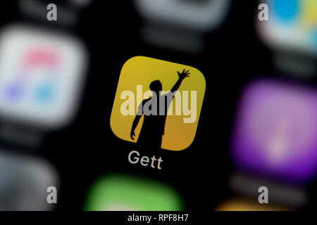 A close-up shot of the Gett app icon, as seen on the screen of a smart ...