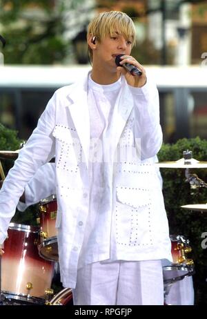 AARON CARTER 2002 Photo By John Barrett/PHOTOlink Stock Photo - Alamy