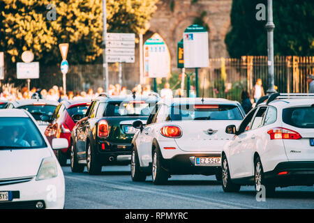 Traffic jam in Rome Stock Photo: 111800170 - Alamy