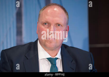 Duesseldorf, Deutschland. 21st Feb, 2019. from left: Carsten TILGER ...