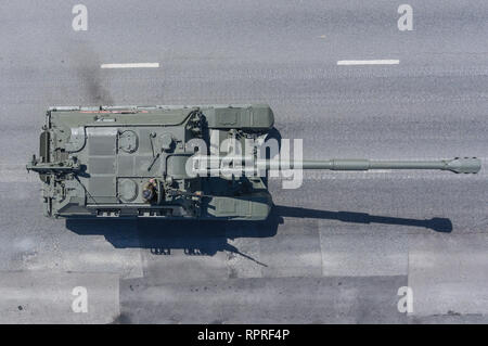 Self-propelled howitzer 2S19 Msta-S Stock Photo - Alamy