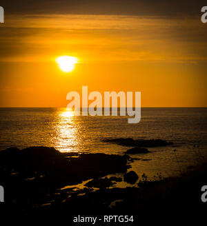 Atardecer en el mar. Bayona. Pontevedra. Galicia. España Stock Photo - Alamy