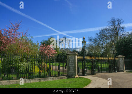 The Long Mile entrance to Windsor Castle in Windsor, Berkshire, UK ...