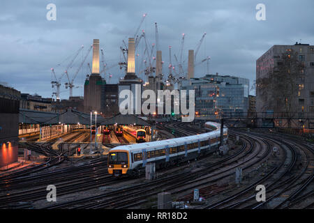 A southeastern class 465 at London Victoria station Stock Photo - Alamy