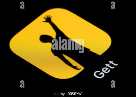 A close-up shot of the Gett app icon, as seen on the screen of a smart ...