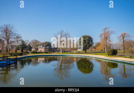 Boating lake in Hotham Park, Bognor Regis, West Sussex, UK Stock Photo ...